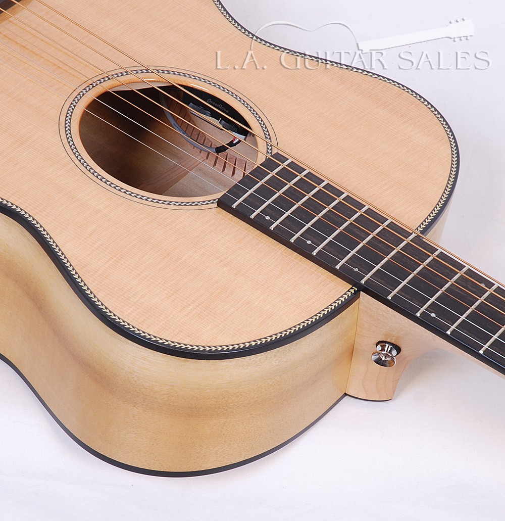 Breedlove Oregon Concert Myrtlewood / Spruce / LR Baggs EAS VTC Pickup