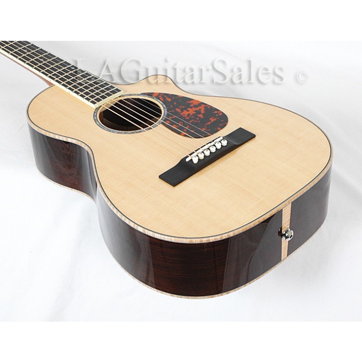 Larrivee PV-09 Rosewood Spruce Parlor with Cutaway and Hardhsell Case