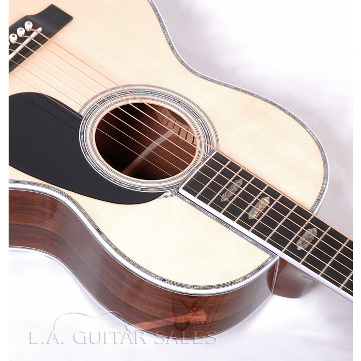 Martin Custom Shop 00-45 Madagascar Rosewood / High Altitude Swiss Spruce